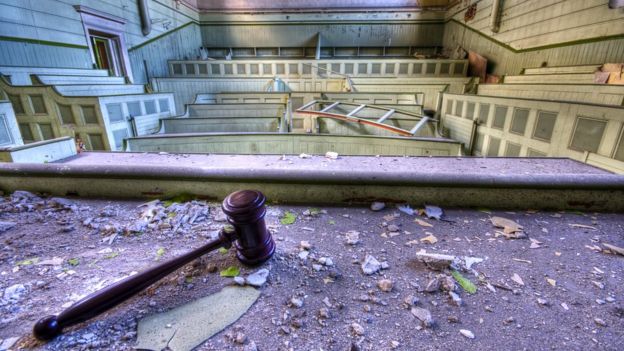Urbex: Urban explorers reveal the beauty of the abandoned - BBC News