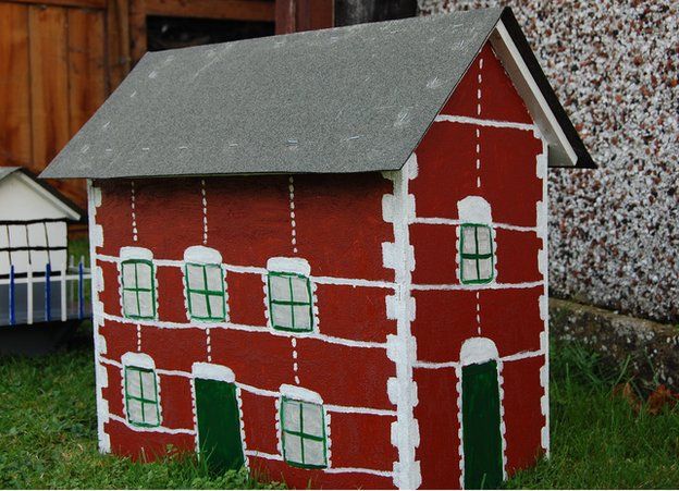 Wicken model village restored - BBC News