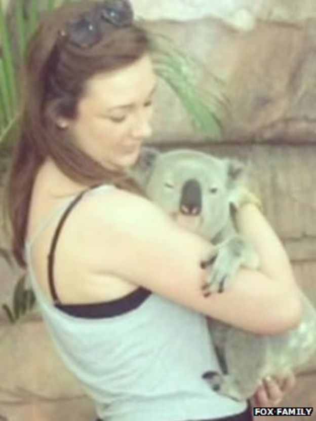 Australia crash sister Jade Fox 'was my rock' - BBC News