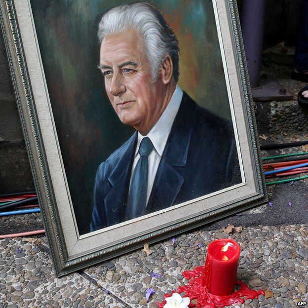 Gough Whitlam: Key quotes from memorial to Australia's ex-PM - BBC News