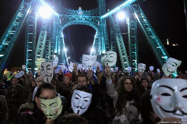 Day in pictures: 6 November 2014 - BBC News