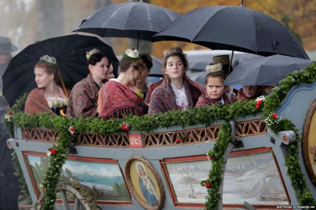 Day in pictures: 6 November 2014 - BBC News