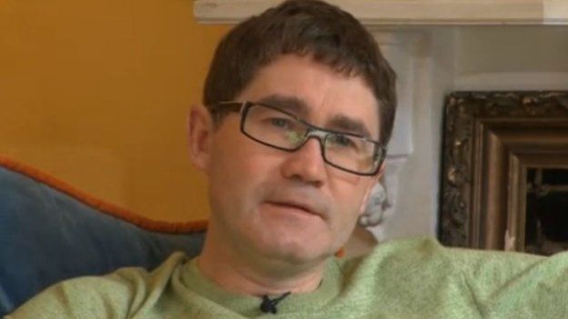 Ex-Sunday Mirror reporter Graham Johnson admits phone hacking - BBC News