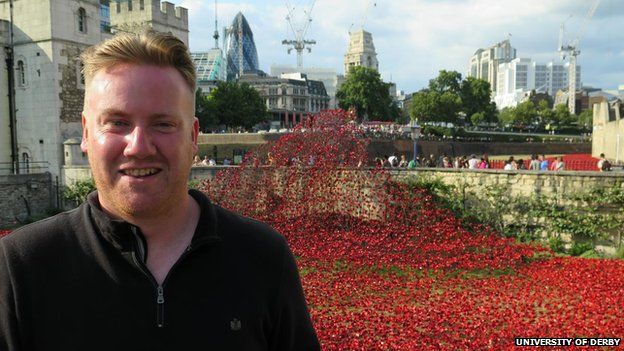 Tower poppies artist Paul Cummins receives honorary degree - BBC News