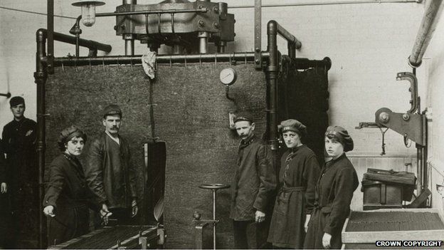 Essex men and women in explosive work at gunpowder mills - BBC News