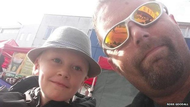 Doctor Who actor Peter Capaldi comforts bereaved boy - BBC News