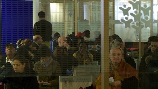 French welfare changes spark debate over 'universality' - BBC News