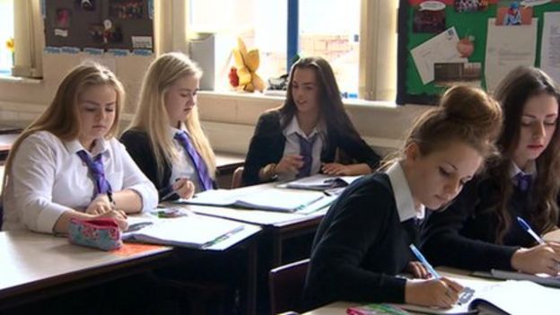 Welsh-medium plan for Newport's Duffryn High School - BBC News