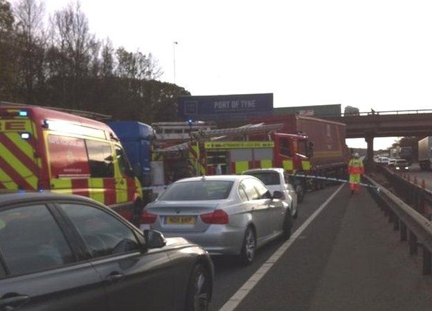 A1 crash: Woman dead in three-lorry pile-up - BBC News