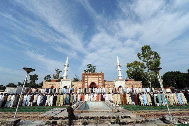 The school that says Osama Bin Laden was a hero - BBC News