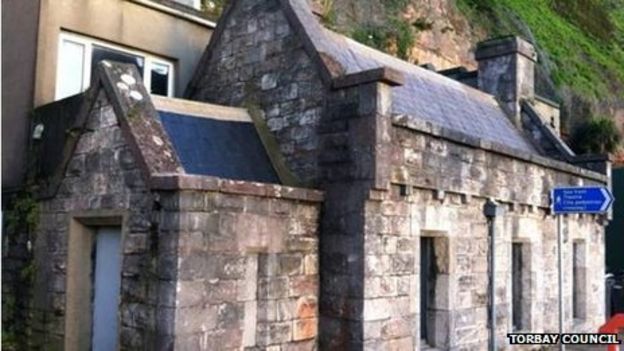 Torquay Old Toll House built in 1840 to be restored - BBC News