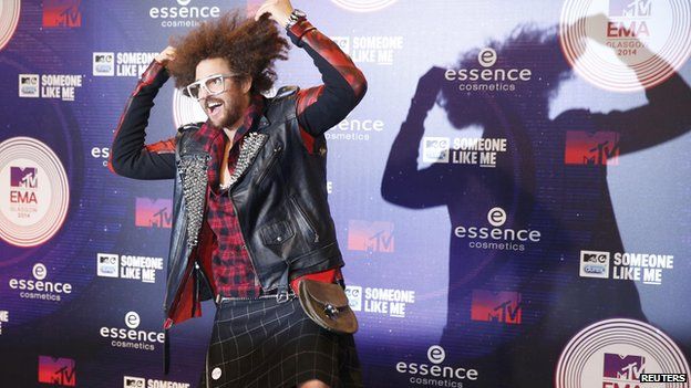 Redfoo 'loves and respects women' after sexism claims - BBC News