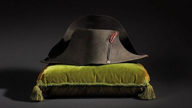 Napoleon's Waterloo hat sold on anniversary of battle - BBC News