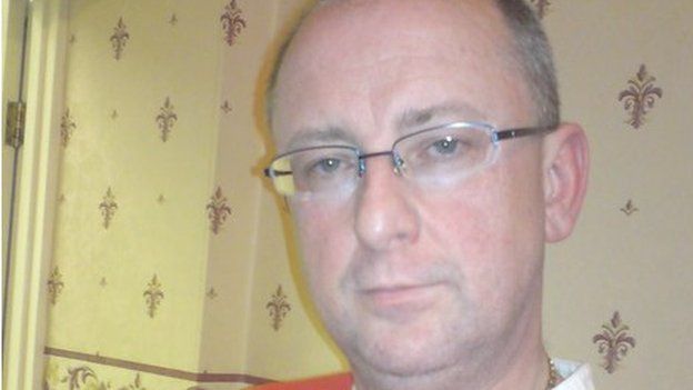 Abuse images school caretaker Michael Pendry walks free - BBC News