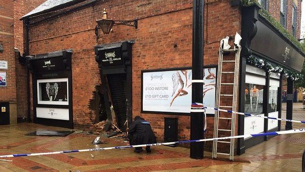 Market Harborough jewellers ram-raid: Two men charged - BBC News