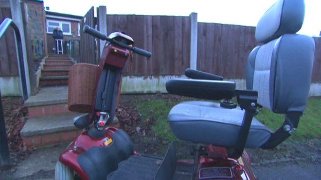 Ripley veteran 'stuck indoors for 10 months' - BBC News