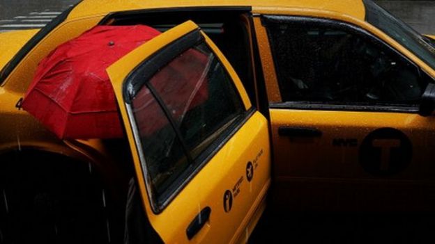 Uber and Spotify launch car music playlist partnership - BBC News