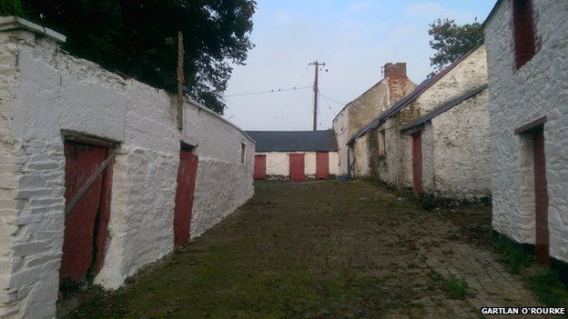 Billy Brennan's barn: Famous barn in Patrick Kavanagh poem for sale ...