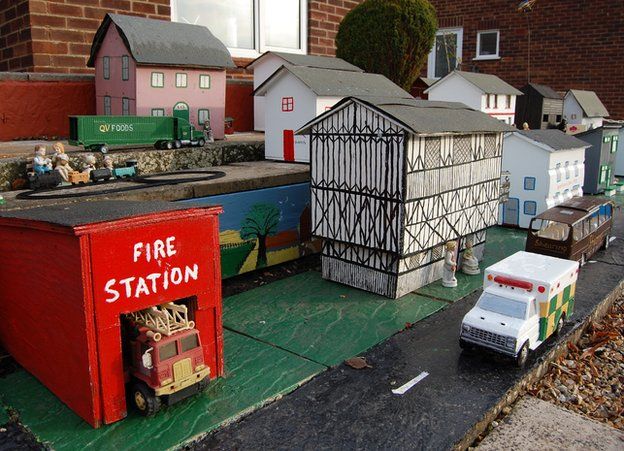 Wicken model village restoration sparks charity hopes - BBC News