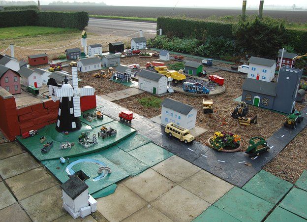Wicken model village restoration sparks charity hopes - BBC News