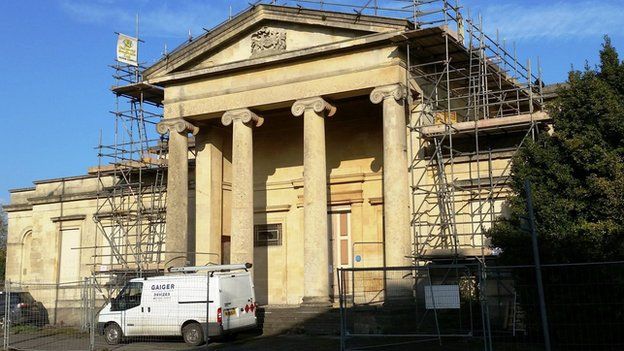 Devizes Assizes Courts undergo emergency repairs - BBC News