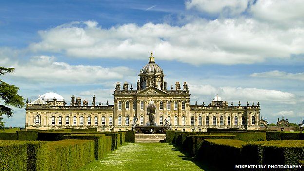 Simon Howard hands over running of Castle Howard estate - BBC News