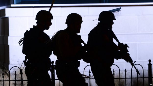 Ferguson grand jury ruling sparks riots - in pictures - BBC News