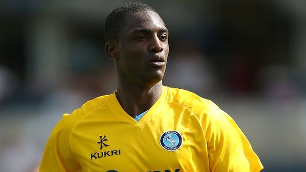 Anthony Stewart: Crewe sign Wycombe defender on loan - BBC Sport