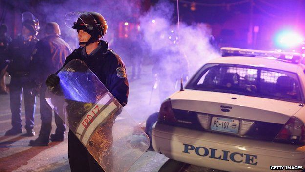 Ferguson: Behind the scenes of the protest movement - BBC News