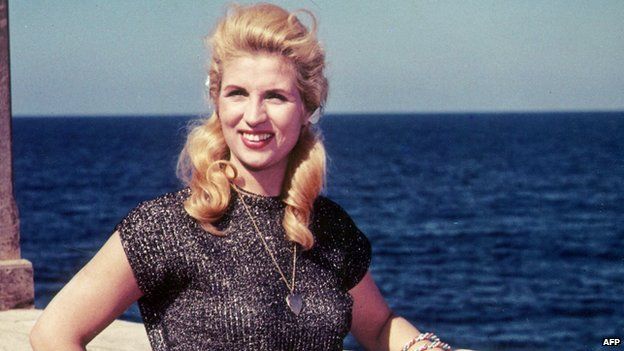 Sabah, Lebanese singing legend, dies aged 87 - BBC News