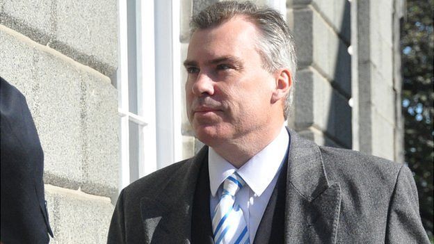 Guernsey public services minister elected - BBC News