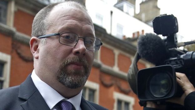 Andrew Mitchell 'probably called police plebs', judge rules - BBC News