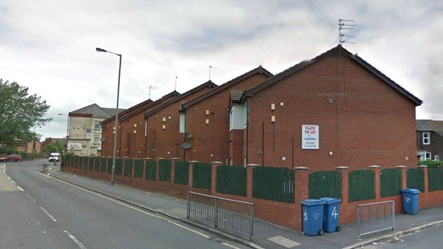 Man, 65, killed in two-car crash in Fazakerley is named - BBC News