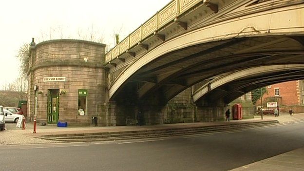 Derby's Friar Gate bridge needs £1m facelift - BBC News