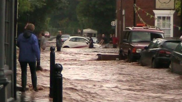 Nottinghamshire flood defences get funding boost - BBC News