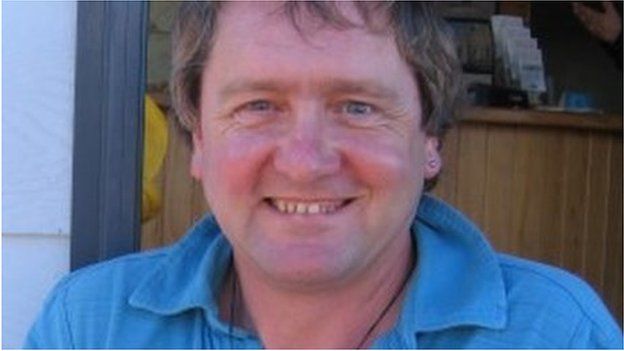 Isle of Man motorcyclist Gary Hubble died 'enjoying life' - BBC News