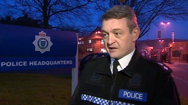Sussex Police 'in crisis' after funding cuts - BBC News
