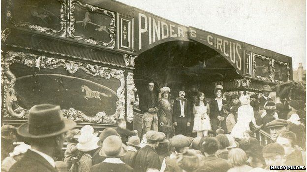 Fairground attraction - Behind the scenes at the Shows - BBC News