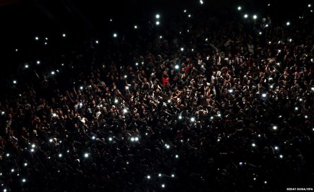 Day in pictures: 12 December 2014 - BBC News