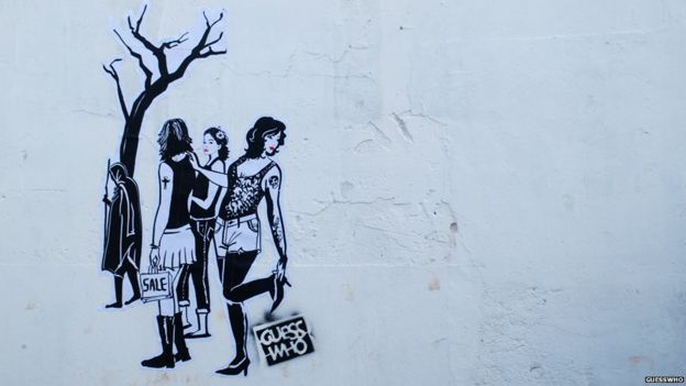 India's 'Banksy' behind provocative graffiti - BBC News