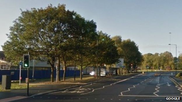 Ray Mallon in Middlesbrough bus lane fine U-turn - BBC News