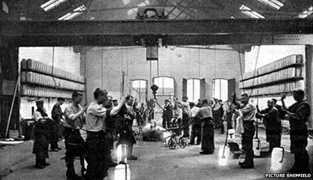 Picture Sheffield celebrates 60,000th image and 15th birthday - BBC News