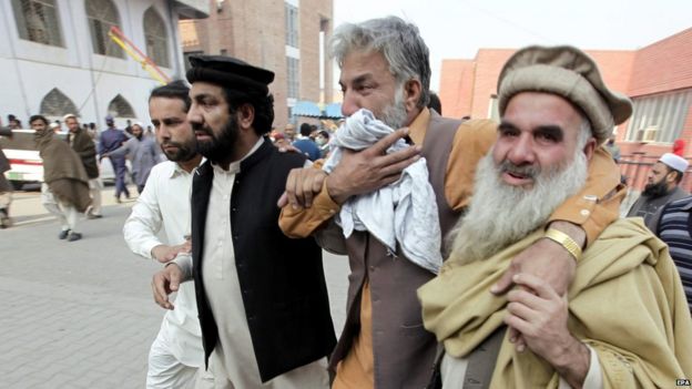 In pictures: Peshawar school attack - BBC News
