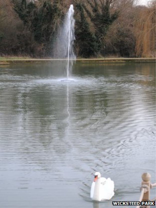 Wicksteed Park lake £3m revamp completed - BBC News