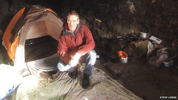 Homeless man in cave in Llandudno given a home - BBC News