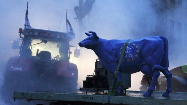 EU-US TTIP trade talks hit investor protection snag - BBC News