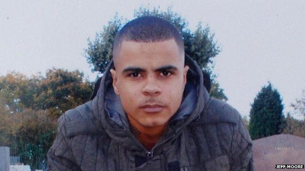 Mark Duggan family lose police procedures case - BBC News