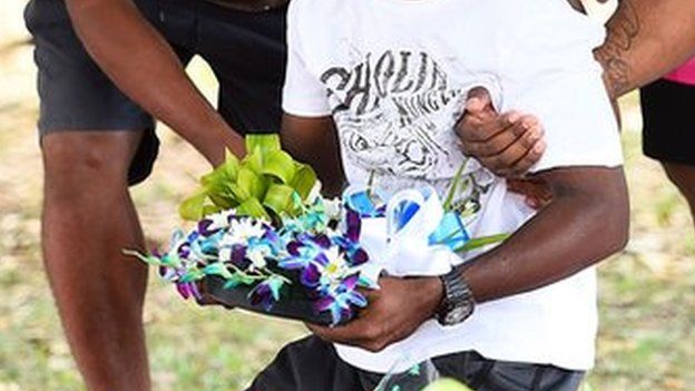 Australia child deaths: Thousands at Cairns funerals - BBC News