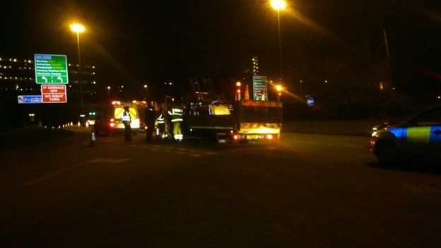 Man shot dead while sitting in car in Sheffield - BBC News