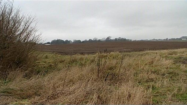 Rushcliffe Borough Council gives go-ahead for 13,000 homes - BBC News